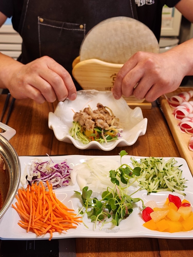 영종도 하늘도시맛집 편백찜과 샤브샤브 소고기 전부무한리필 편백회관입니다 인천광역시 중구 중산동 비즈프로필