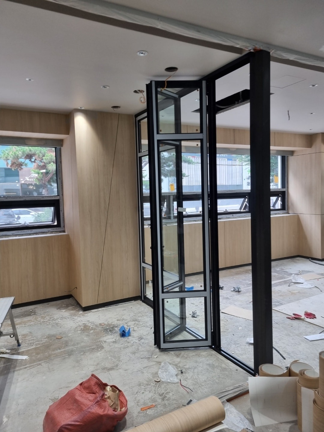 [유현시스템] 서초동 사무실 칸막이 폴딩도어 시공 | 서울특별시 관악구 봉천동 | 종합인테리어 | 당근 비즈 소식