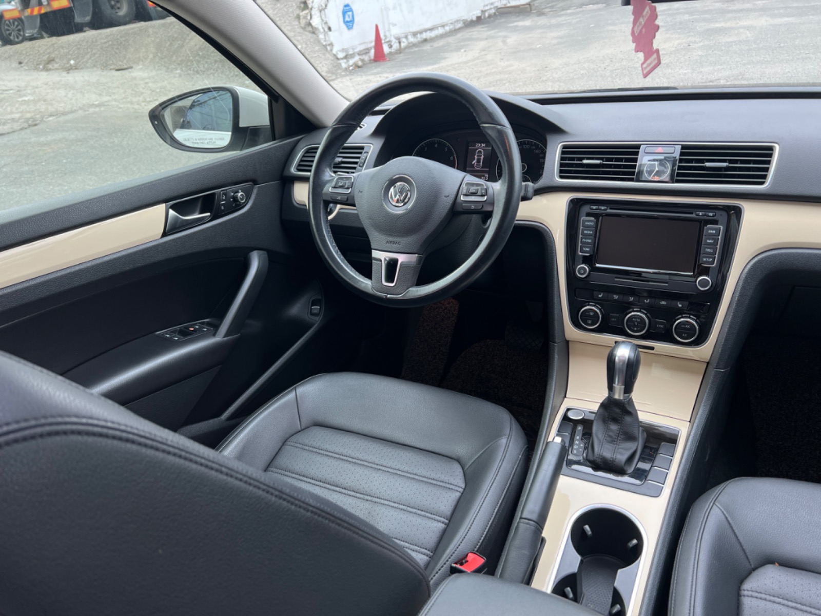 폭스바겐 파사트 우드실내랩핑 - 전라북도 전주시 완산구 효자동3가 | 비즈프로필