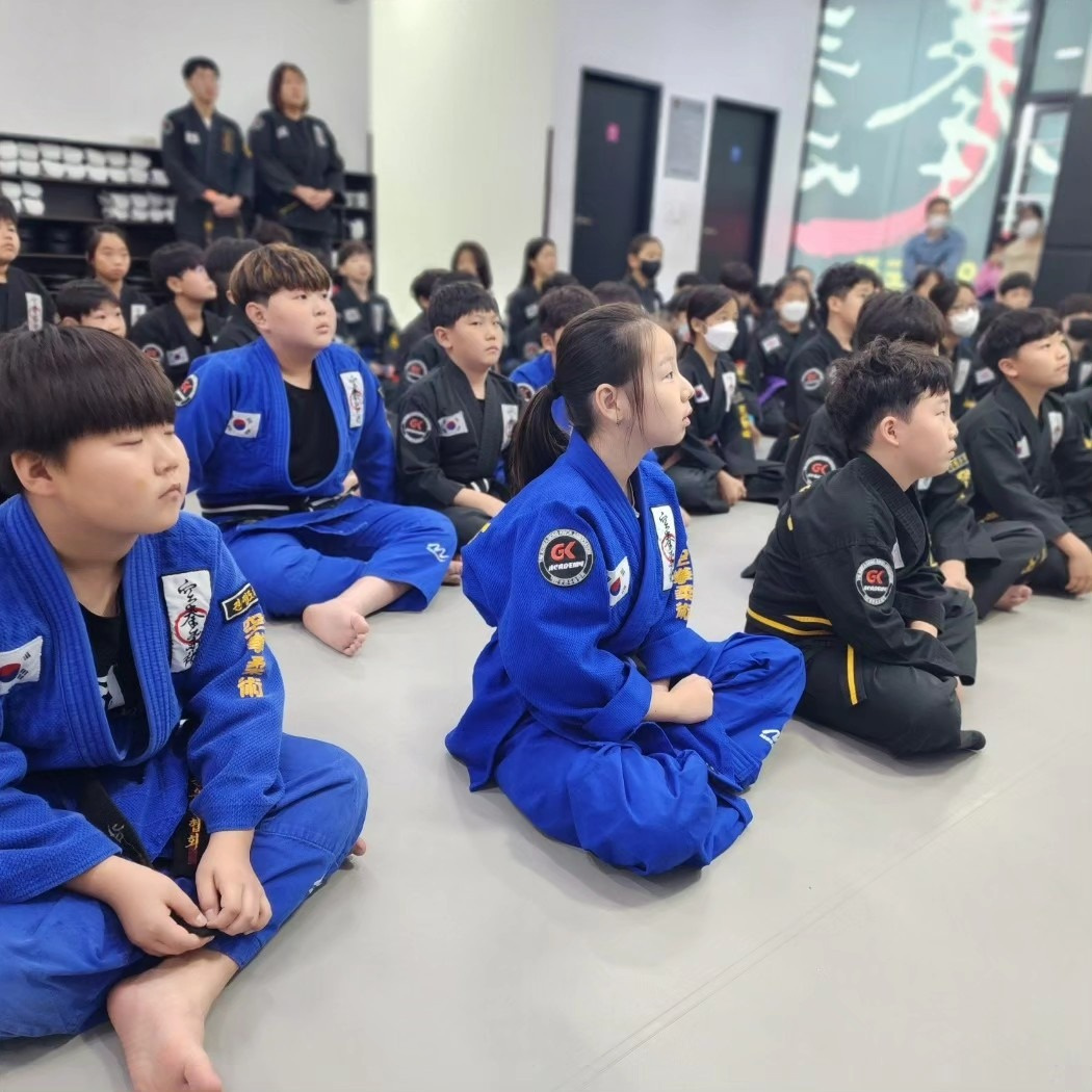 어린이 종합격투무술 하이킥 업어치기 암바 다 배우고싶어요 방학특강 특기이벤트 경기도 남양주시 진접읍 킥복싱 당근 비즈 소식