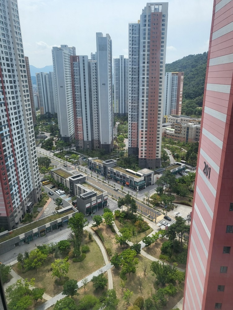 창원중동유니시티2단지 35평 고층 매매 학원중앙공원 가까운 위치 경상남도 창원시 의창구 중동 비즈프로필