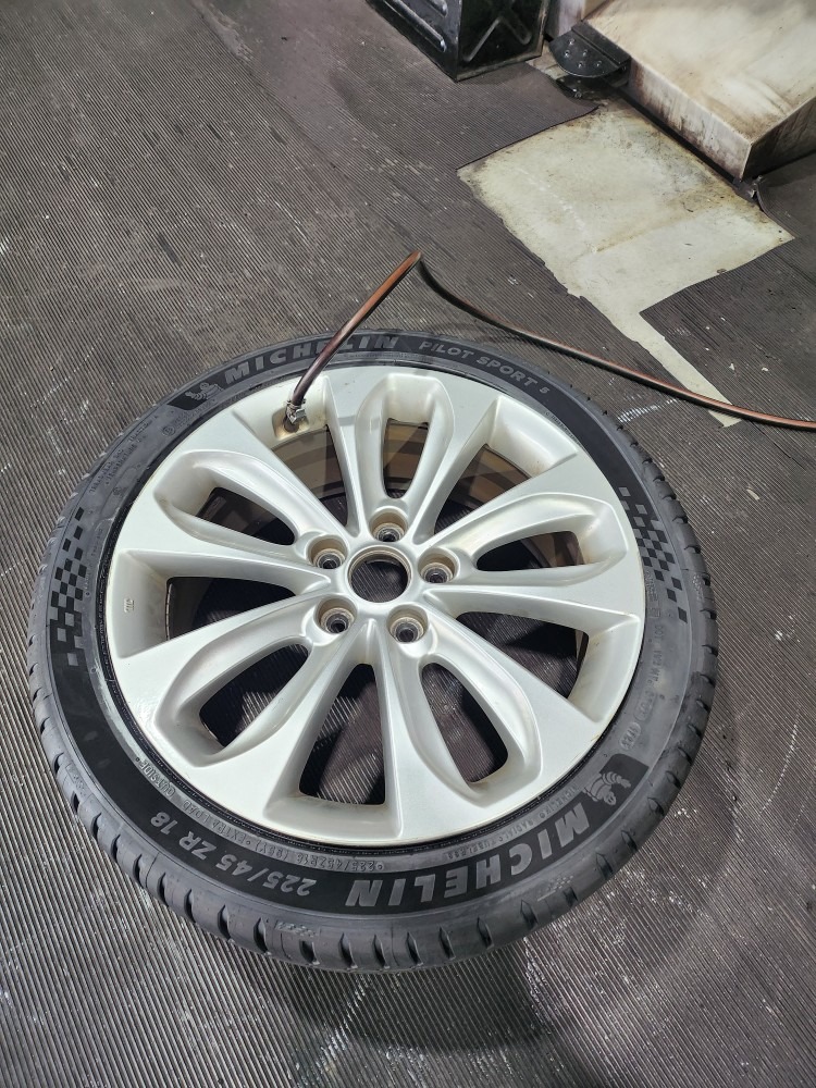미쉐린타이어 대구점 현대자동차 Yf 소나타 차량 미쉐린타이어 Pilot Sport 5 대구광역시 수성구 황금동 비즈프로필