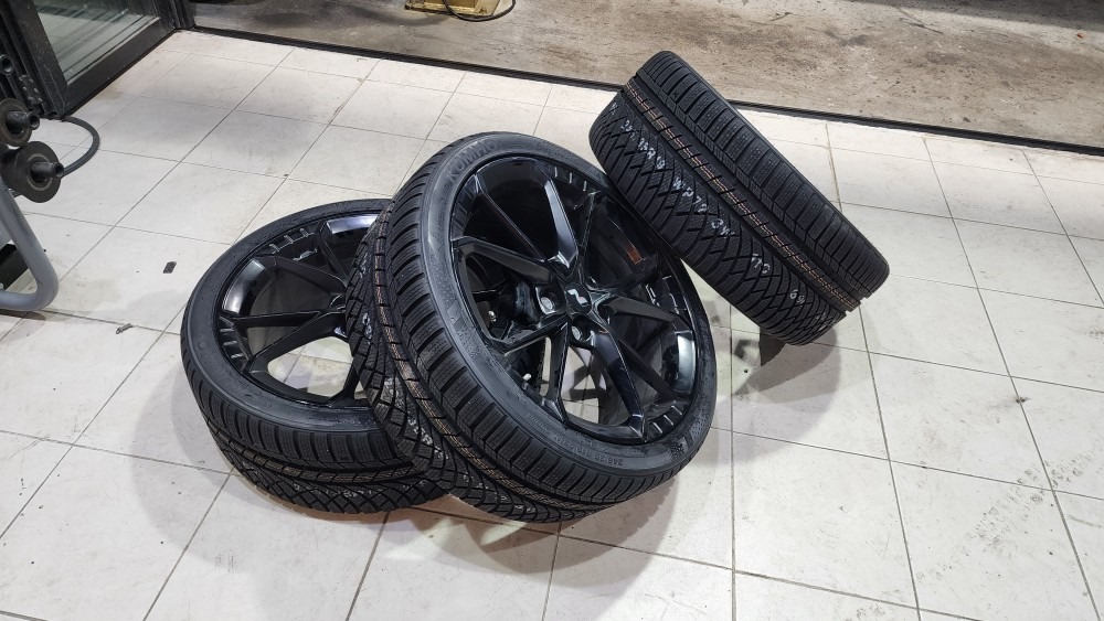 아반떼N 금,타 윈터크레프트 245 35R 19 교체작업 - 경기도 이천시 증포동 | 비즈프로필