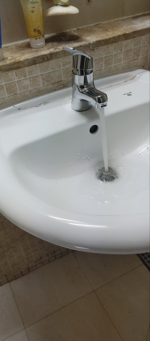 세면대 원홀수전 머리부분에서 누수가 있어 계속물이새고 있어요~~가좌벽산블루밍6단지아파트 경기도 고양시 일산서구 일산동