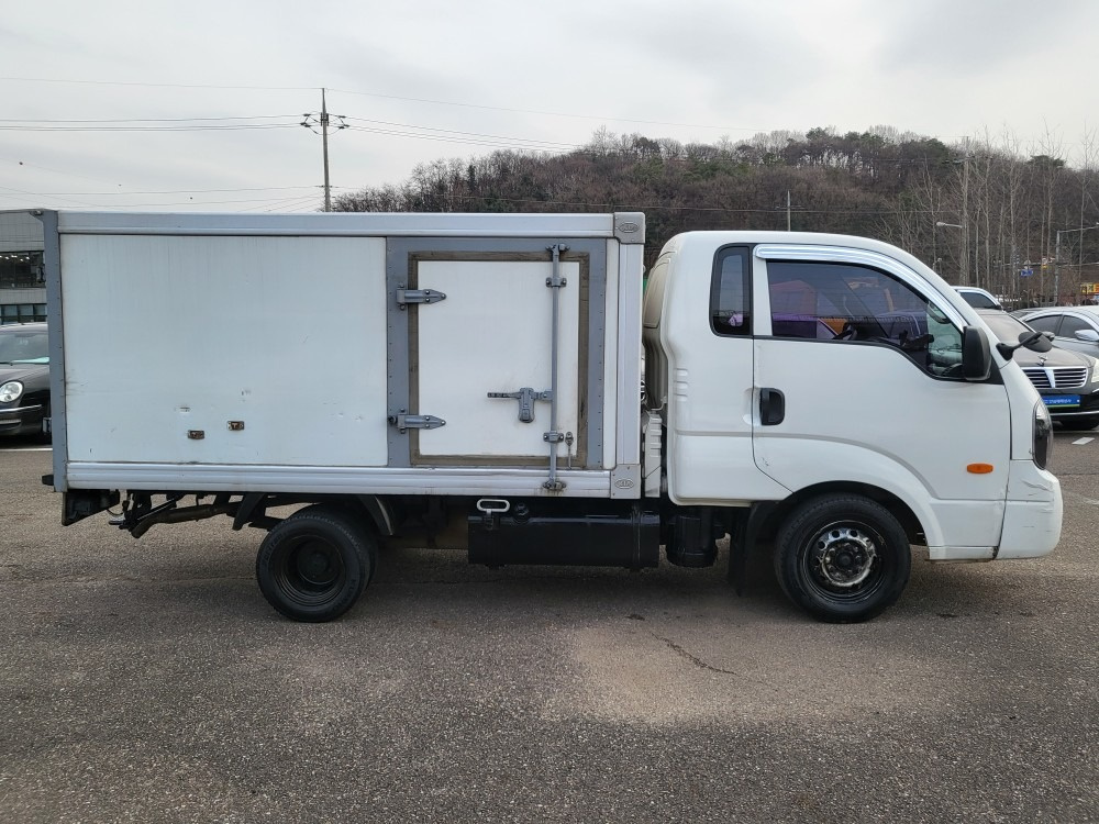 14년식 봉고3 냉동저상탑차 수동디젤 차량입니다 귀한 지하주차장 진입가능한 저상냉동차 계산서포함390만원 경기도 고양시 일산