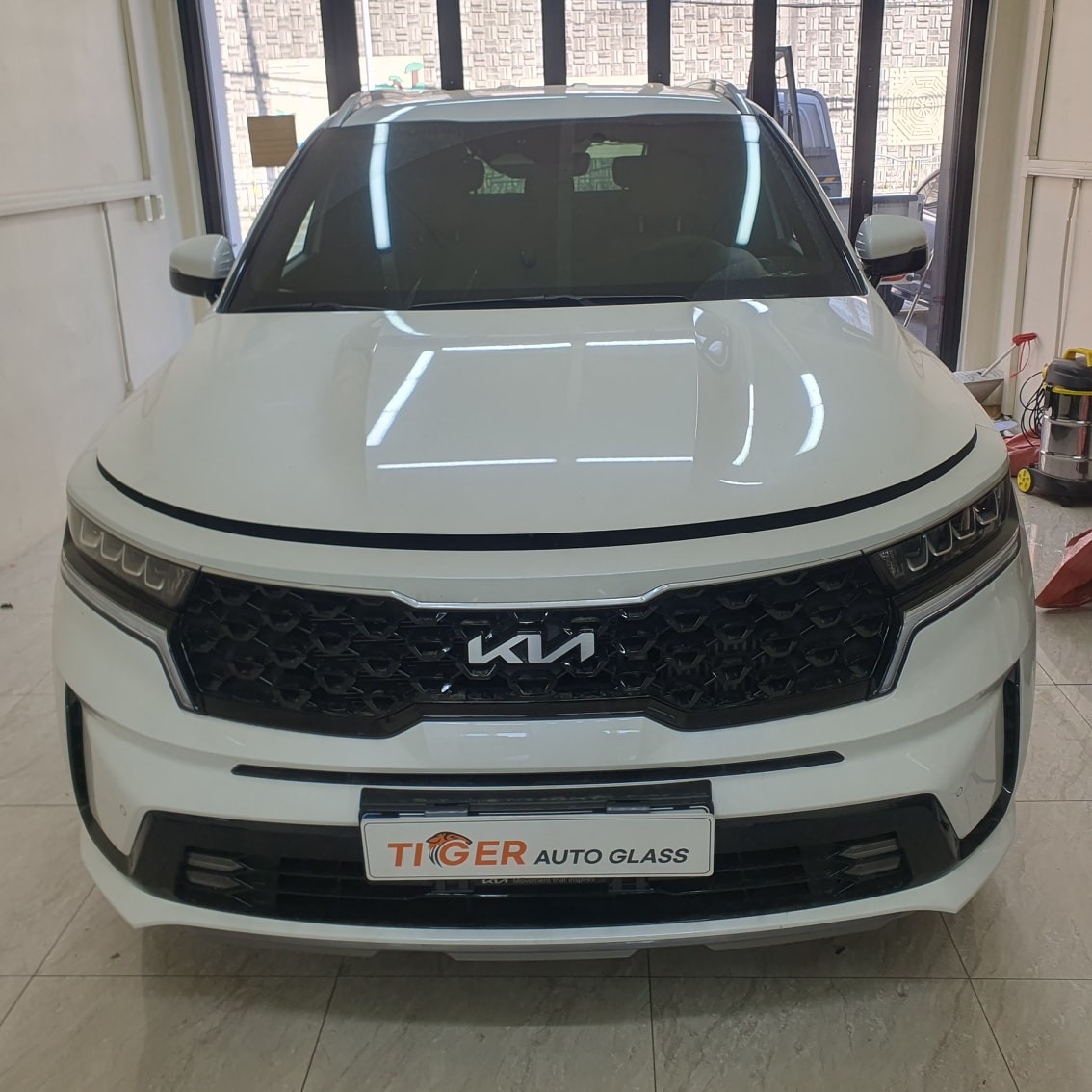 MQ4 쏘렌토 전면유리 교체 및 썬팅 - 부산광역시 사상구 엄궁동 | 비즈프로필