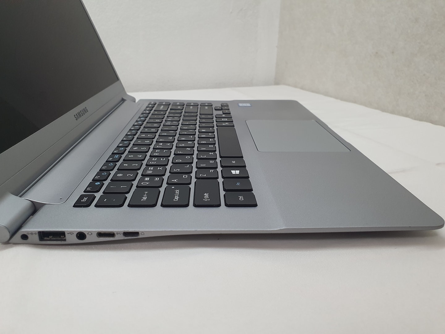 삼성) 슬림 노트북 NT901X5H i5 6세대 - 서울특별시 금천구 독산동 | 비즈프로필