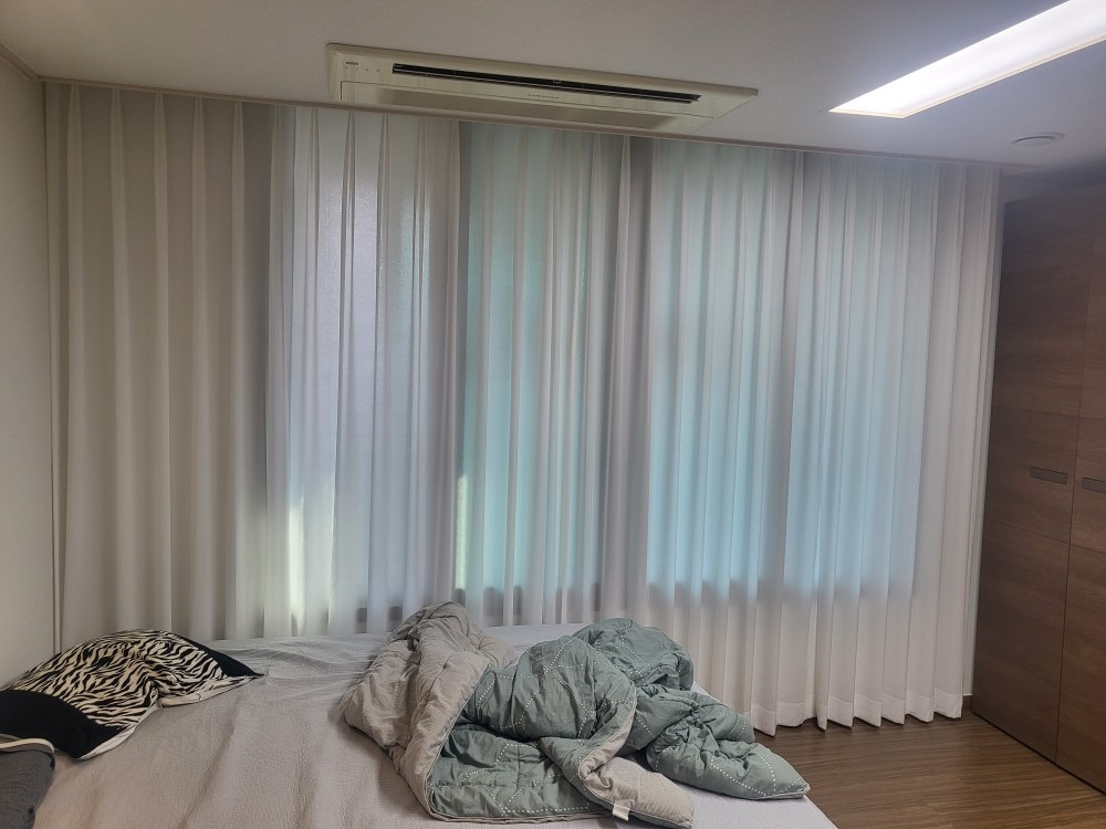 거실and작은방 나비주름 차르르 커튼and콤비블라인드 시공~~ 서울특별시 성북구 길음동 비즈프로필
