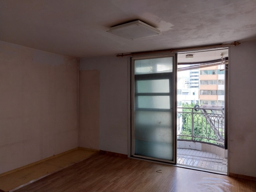 이 어려운 것을 해냅니다 30년된 아파트 리모델링 | 경기도 수원시 권선구 탑동 | 미장/타일/도배/도장 | 당근 비즈 소식