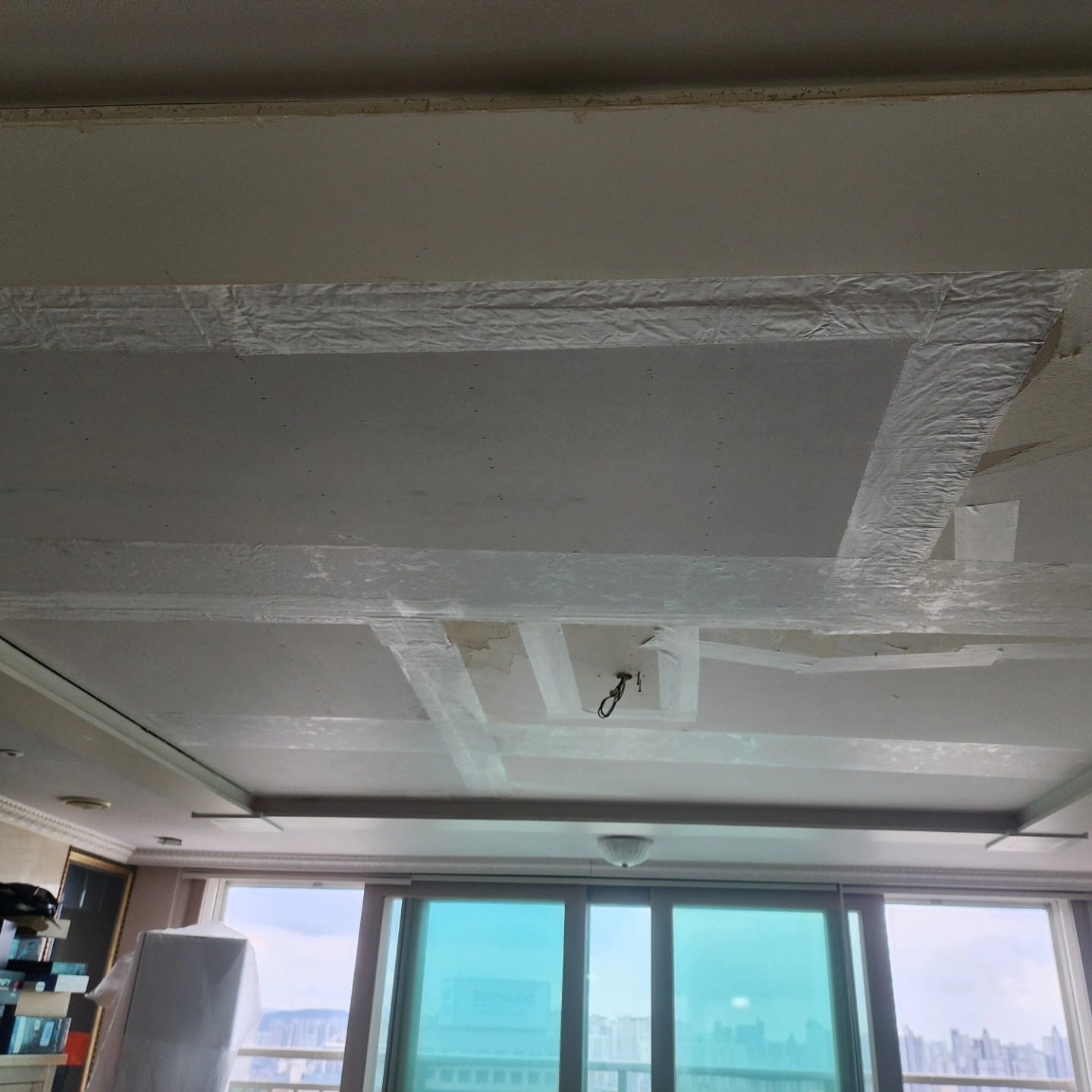 누수로 인한 목공작업 및 도배 | 경기도 수원시 권선구 탑동 | 미장/타일/도배/도장 | 당근 비즈 소식