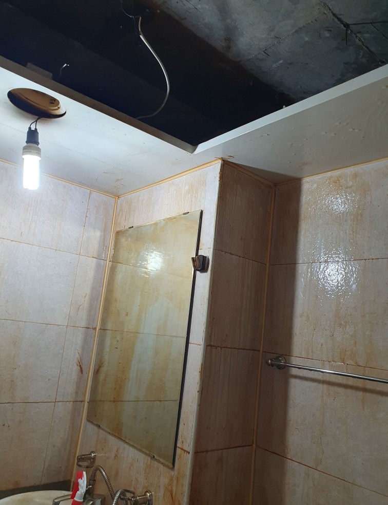고촌 빌라 화장실을 흡연실로 사용하셨어요 니코틴제거 작업일지 경기도 김포시 구래동 비즈프로필