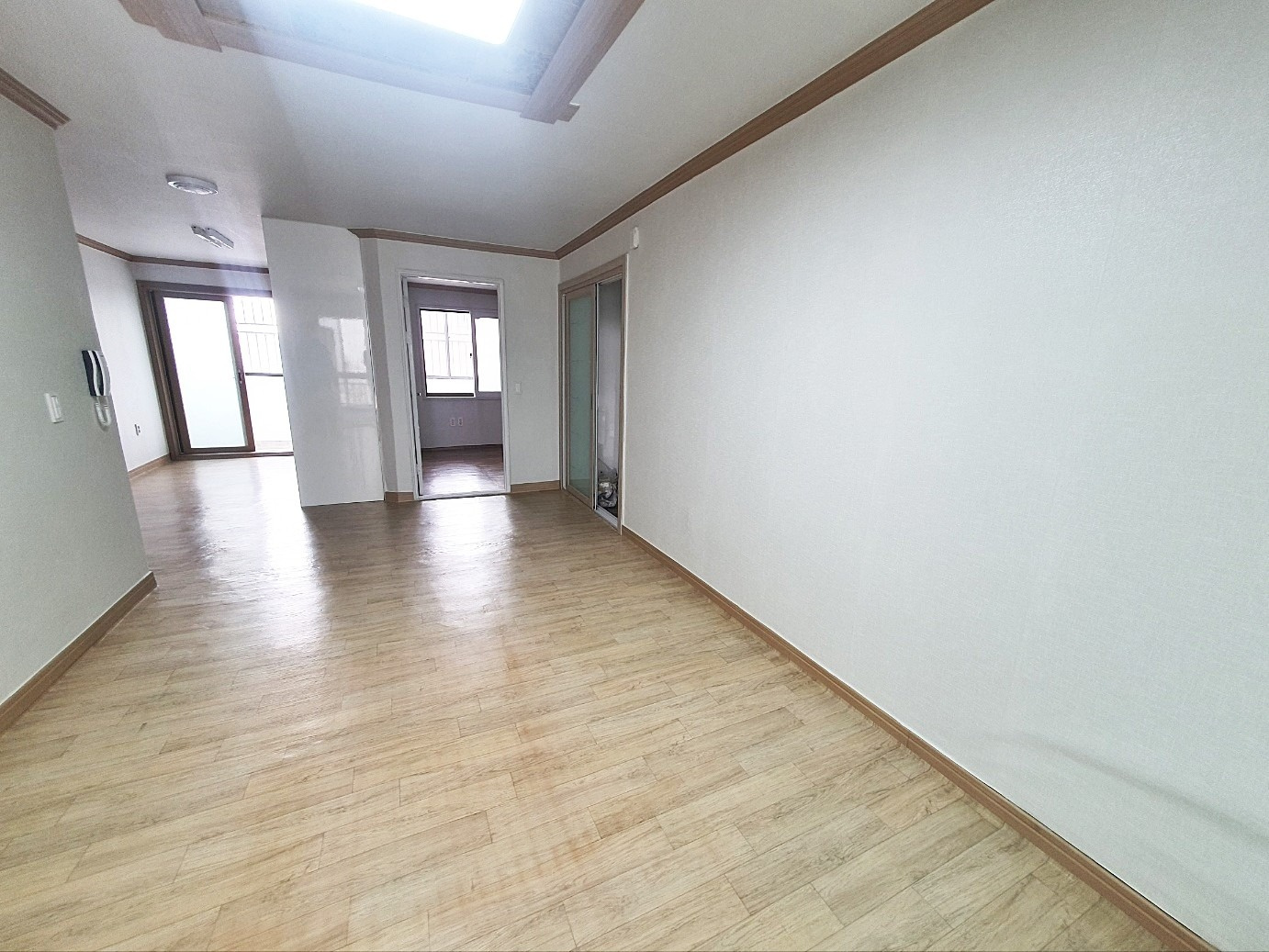 모라협성아파트 25평 월세 임대 저층 에어컨 옵션 도배장판페인트 완료 부산광역시 사상구 모라동 비즈프로필