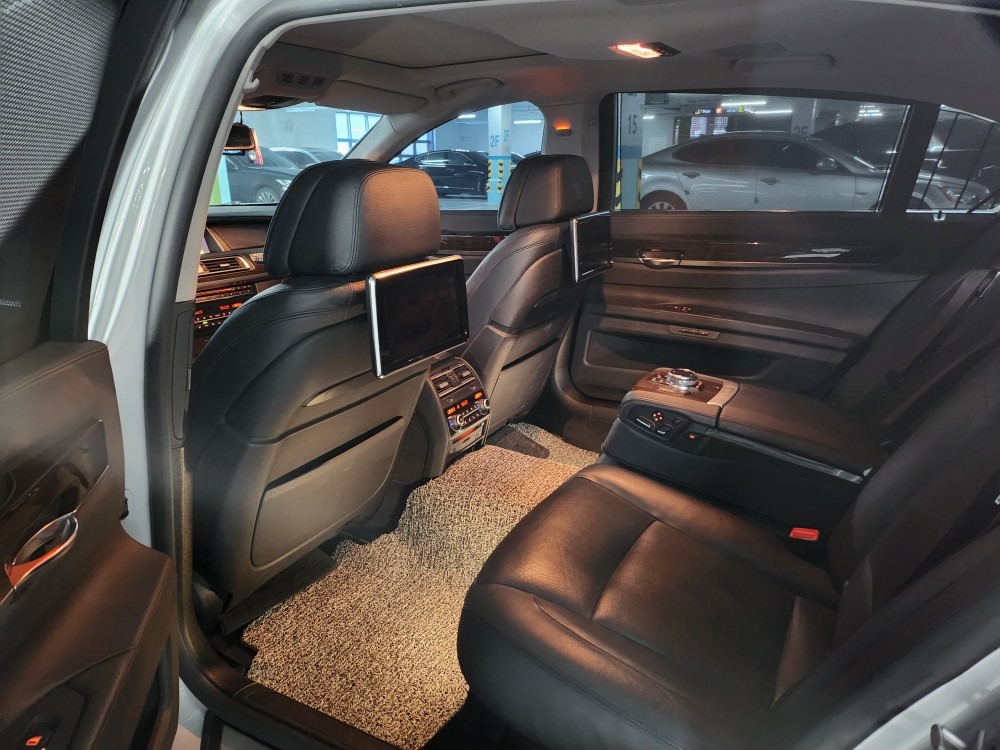 BMW 740LI FO1 - 경상남도 창원시 마산회원구 양덕동 | 비즈프로필