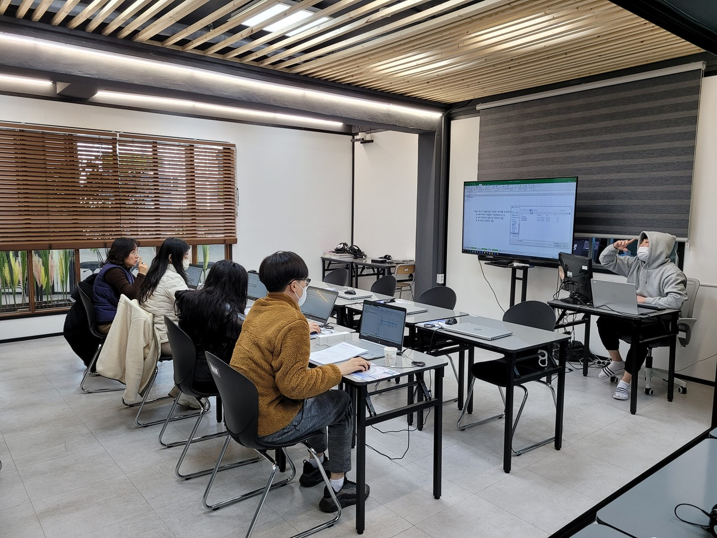 내일배움카드ㆍ국비지원 컴퓨터활용능력비즈니스엑셀교육훈련을 매일4시간 3주 60시간을 진행하고 있습니다 인천광역시 미추홀구