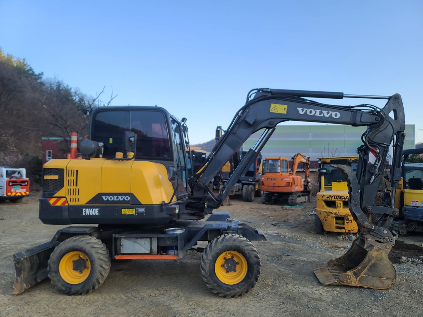 볼보 EW60E 16년 코집, 회전라인장착 11000시간 | 경상북도 고령군 성산면 | 농기구판매 | 당근 비즈 소식
