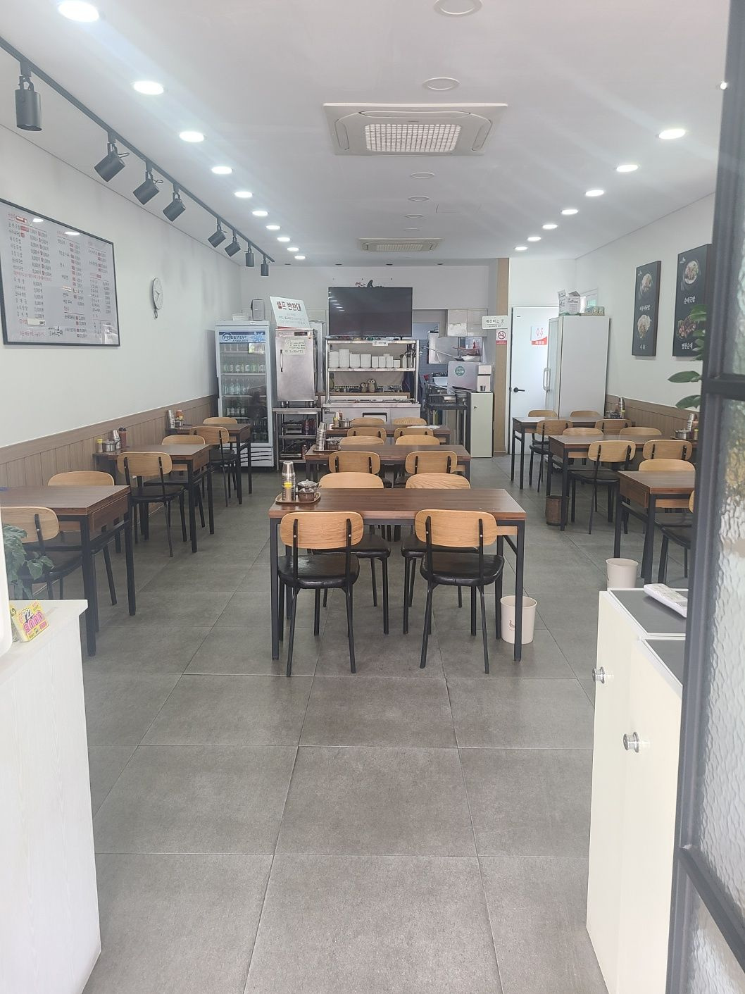 아중리 식당 국밥집 상가 임대 내부 상태 최상 시설비 완전 저렴 전라북도 전주시 덕진구 인후동1가 비즈프로필