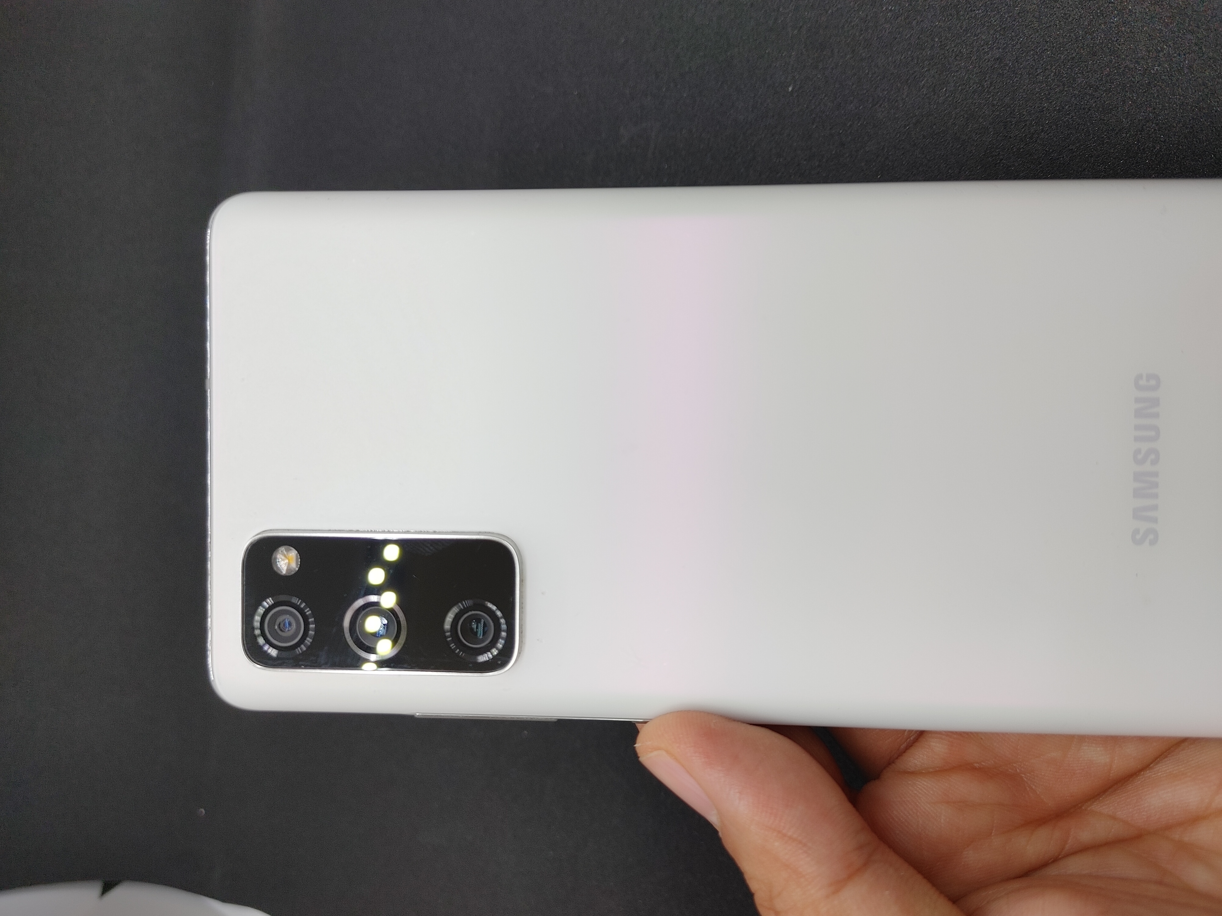 갤럭시 S20FE 화이트 입고되었습니다!!! - 강원특별자치도 강릉시 교동 | 비즈프로필