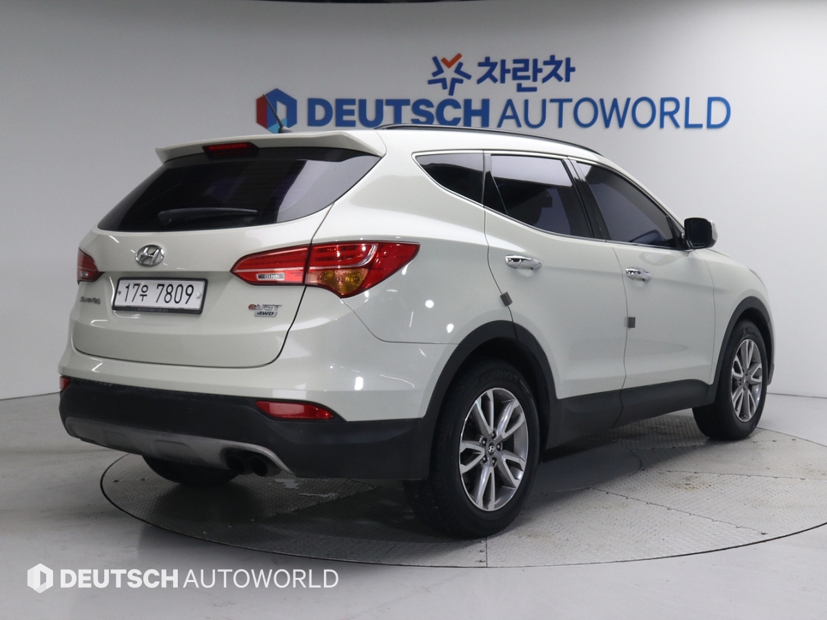2013 현대 싼타페dm 디젤 R20 4wd 프리미엄 1010만원 중고차 이 차는 예술적인 디자인과 기술적 경기도