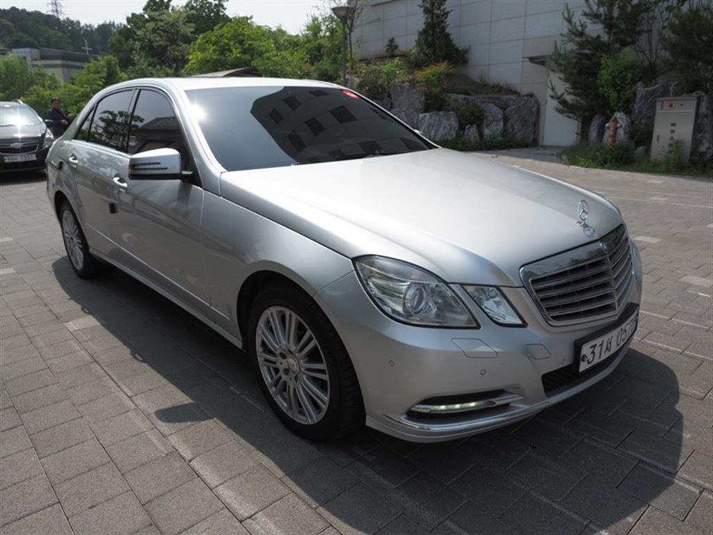 2011 벤츠 E클래스(4세대) E300 엘레강스 1,190만원 중고차 스타일과 실용성을 모두 갖춘 차량입니다. - 경기도 수원시 장안구 정자동 | 비즈프로필
