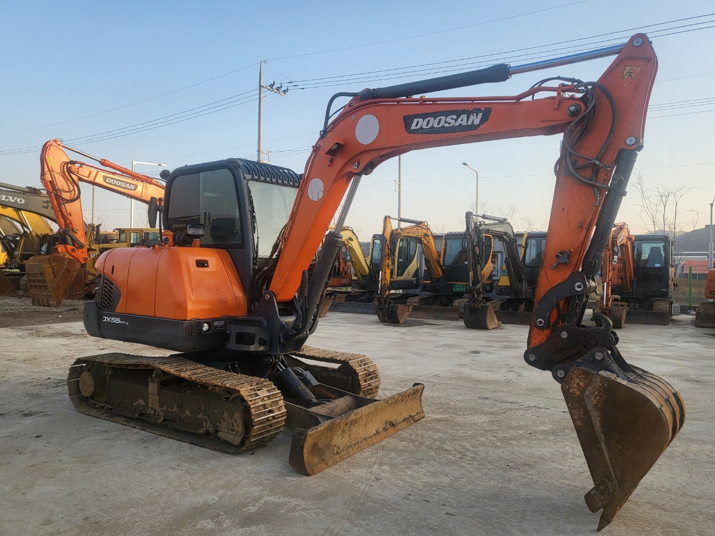 두산 DX55MT-5 2016년식 [ 회전라인, 하부 90% ] 02 중고굴삭기 - 경상북도 구미시 인의동 | 비즈프로필