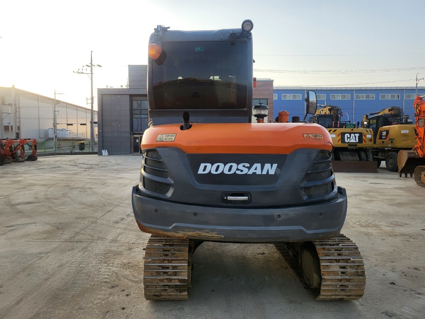 두산 DX55MT-5 2016년식 [ 회전라인, 하부 90% ] 02 중고굴삭기 - 경상북도 구미시 인의동 | 비즈프로필