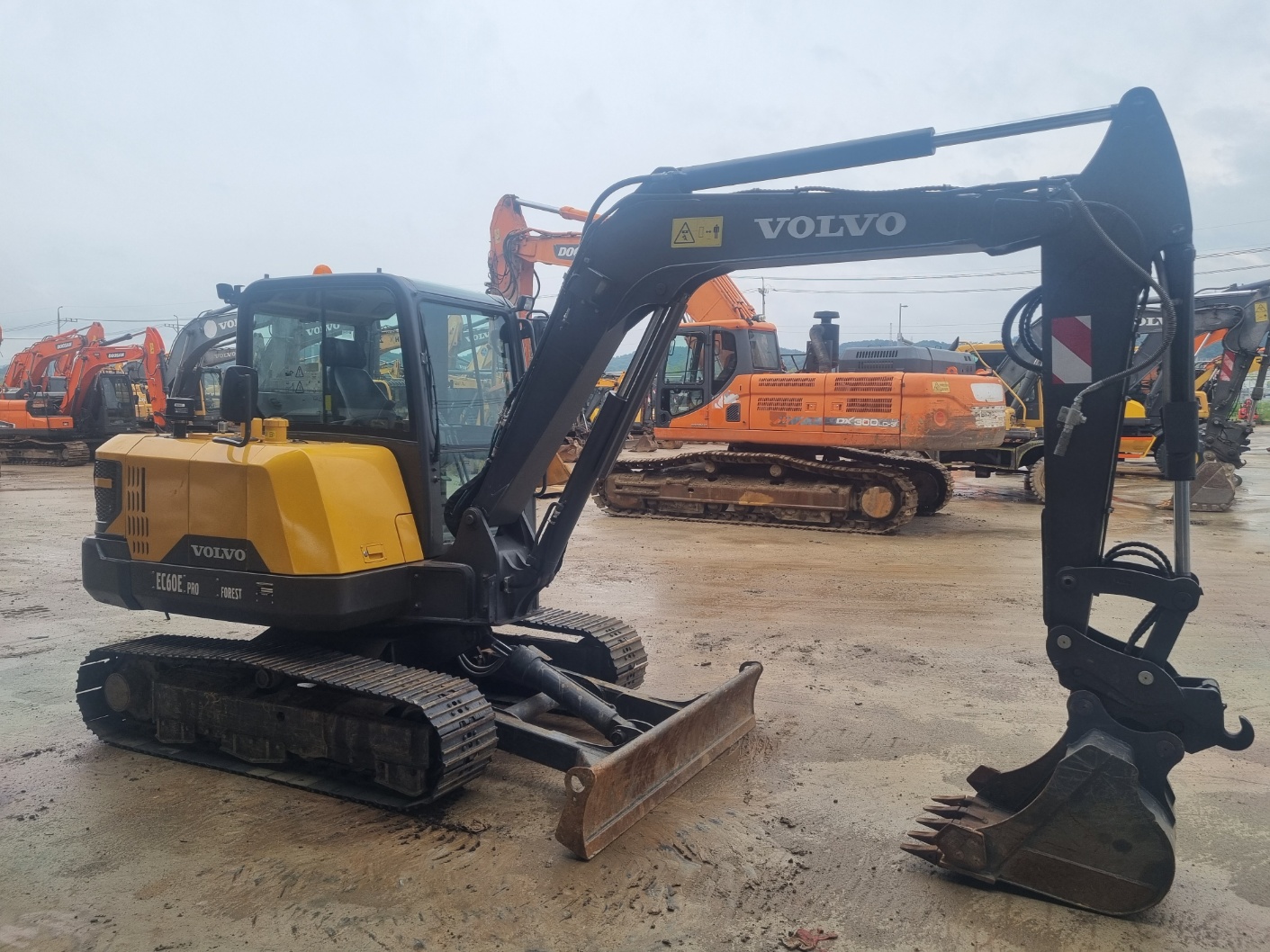 볼보 EC60E PRO 2022년식 회전라인 가동400시간대 02 중고굴삭기 | 경상북도 구미시 인동동 | 중고차매매 | 당근 비즈 소식