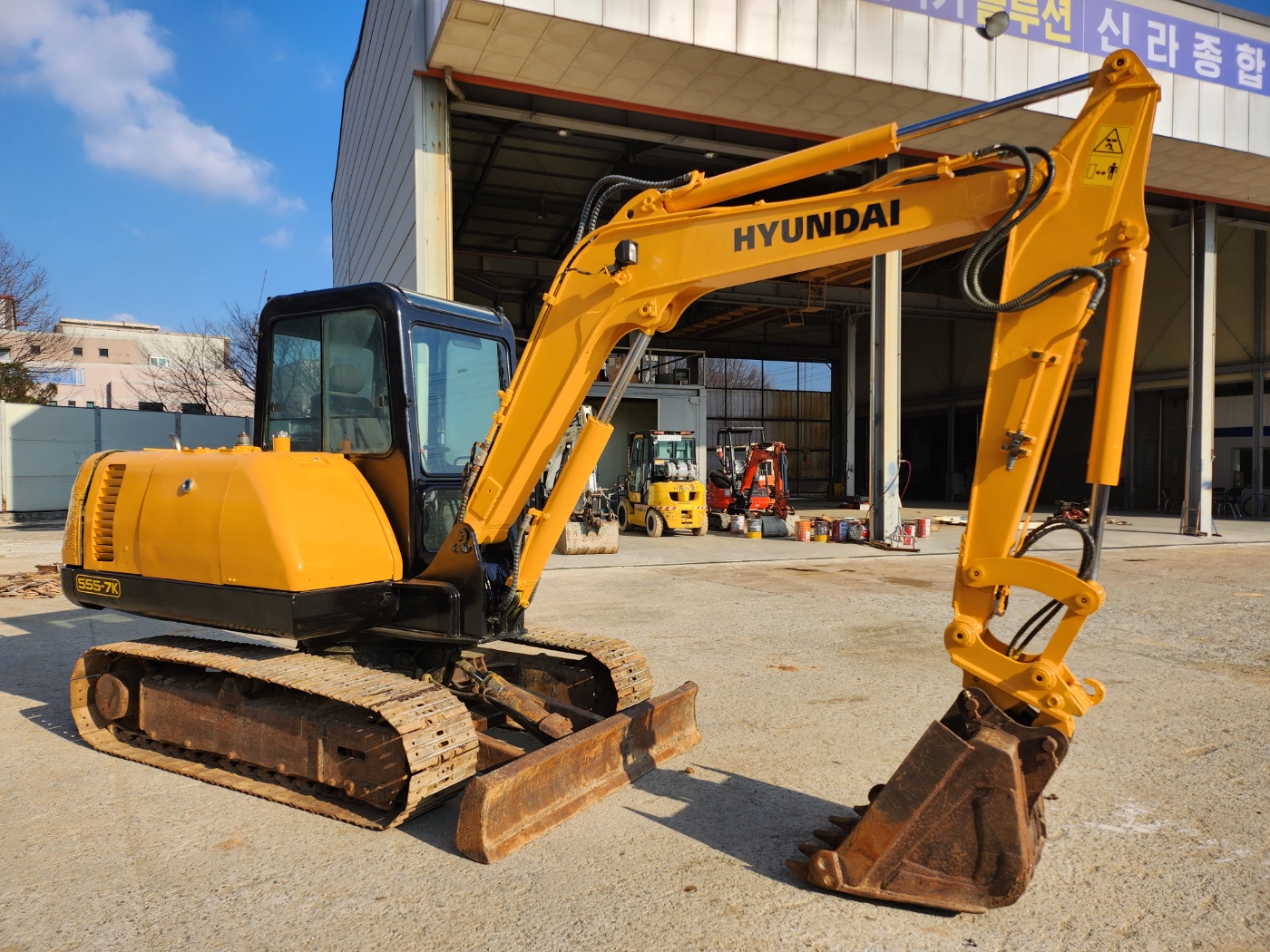 현대 R555 MVP 2004년식 농장용 02 중고굴삭기 - 경상북도 구미시 인의동 | 비즈프로필