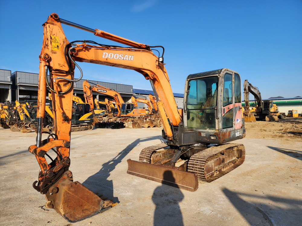 두산 대우 SL55 2004년식 가동16000시간대 02 중고굴삭기 - 경상북도 김천시 응명동 | 비즈프로필