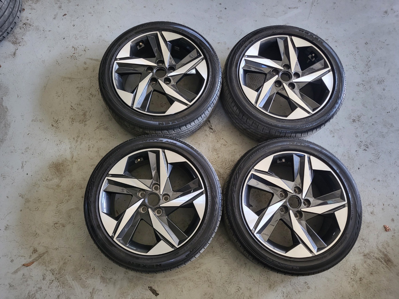 아반떼 CN7 17인치 순정휠 중고휠타이어 팝니다 | 경기도 시흥시 대야동 | 타이어판매 | 당근 비즈 소식