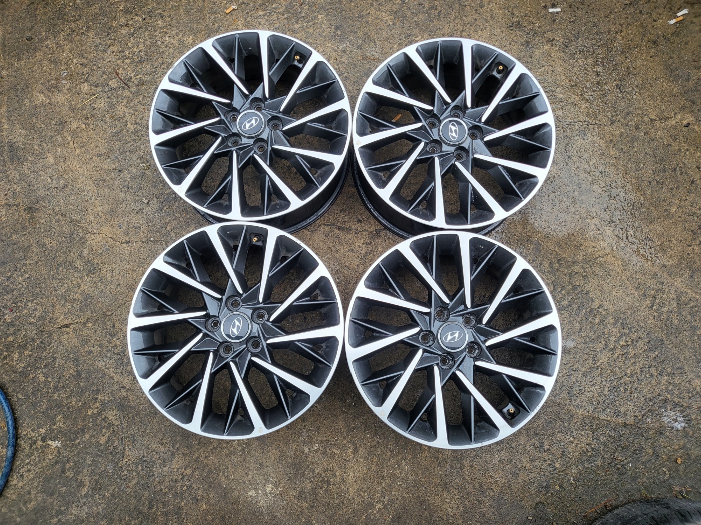 쏘나타 DN8 18인치 순정휠 중고휠 팝니다 | 경기도 시흥시 대야동 | 타이어판매 | 당근 비즈 소식