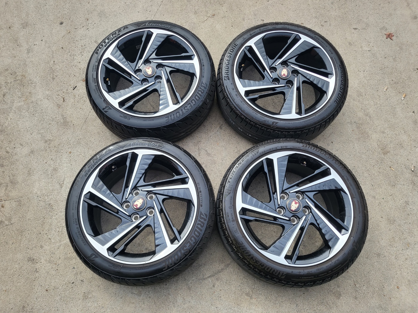 아반떼 CN7 N라인 18인치 순정휠 중고휠타이어 팝니다 - 경기도 시흥시 대야동 | 비즈프로필