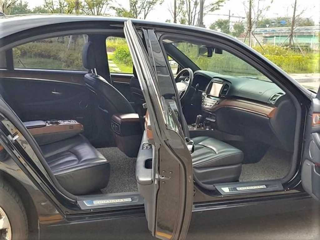 [쌍용]뉴체어맨W 가솔린 4WD CW600 4TRONIC SVIP 중고차 - 경기도 군포시 산본동 | 비즈프로필