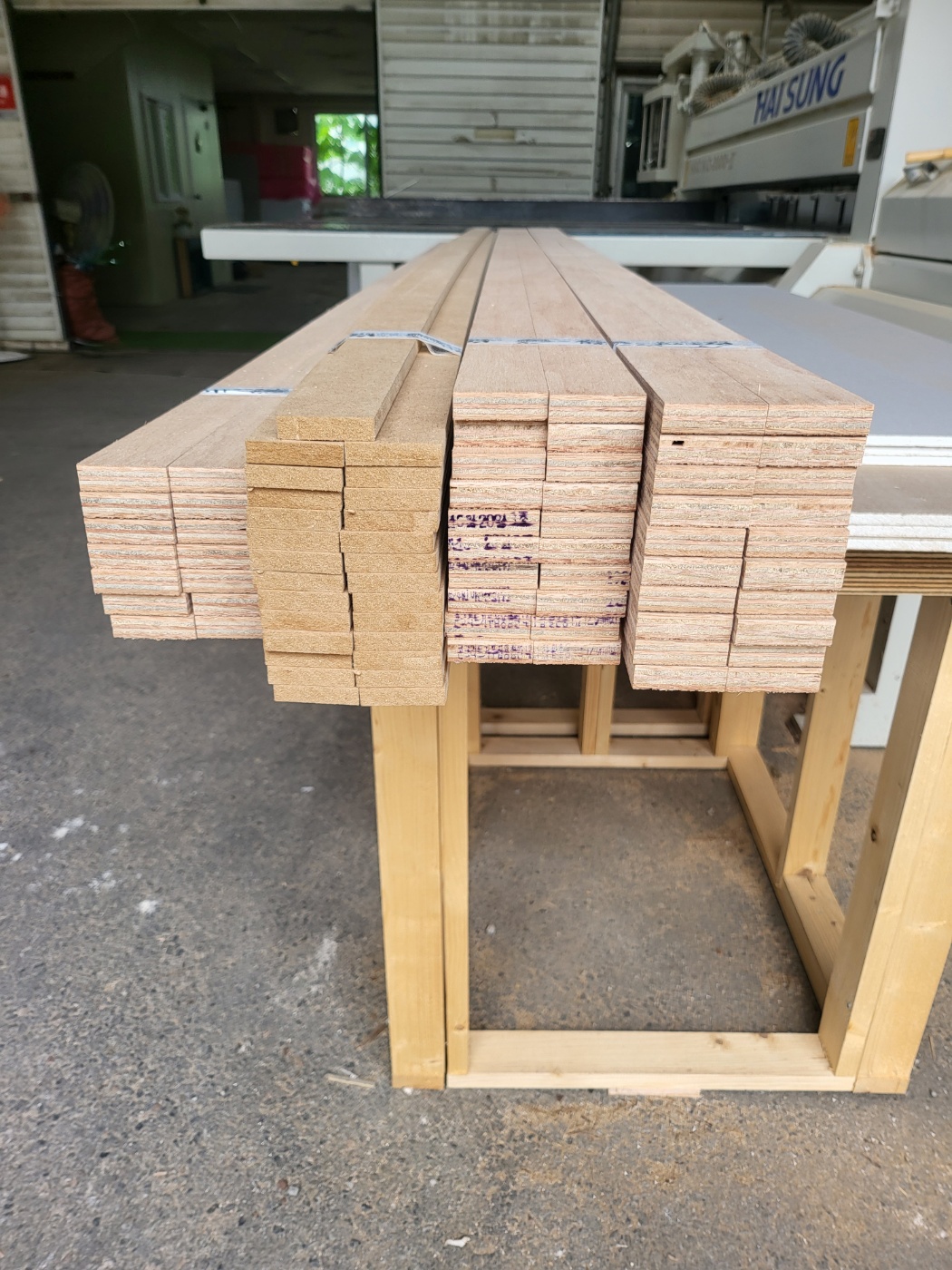 MDF 9T , 방수합판 12T 40MM 재단 - 인천광역시 미추홀구 학익동 | 비즈프로필