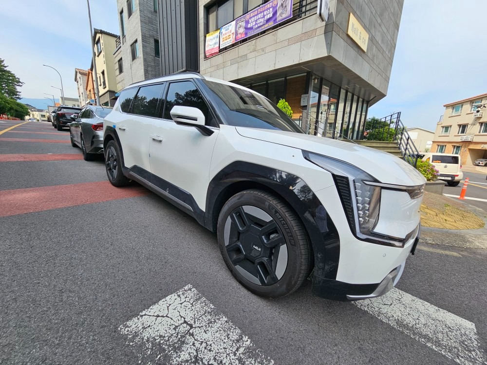 EV9 MV1 전기(99.8kWh) 4WD 어스(6인승-스위블) | 연동 | 당근 중고차
