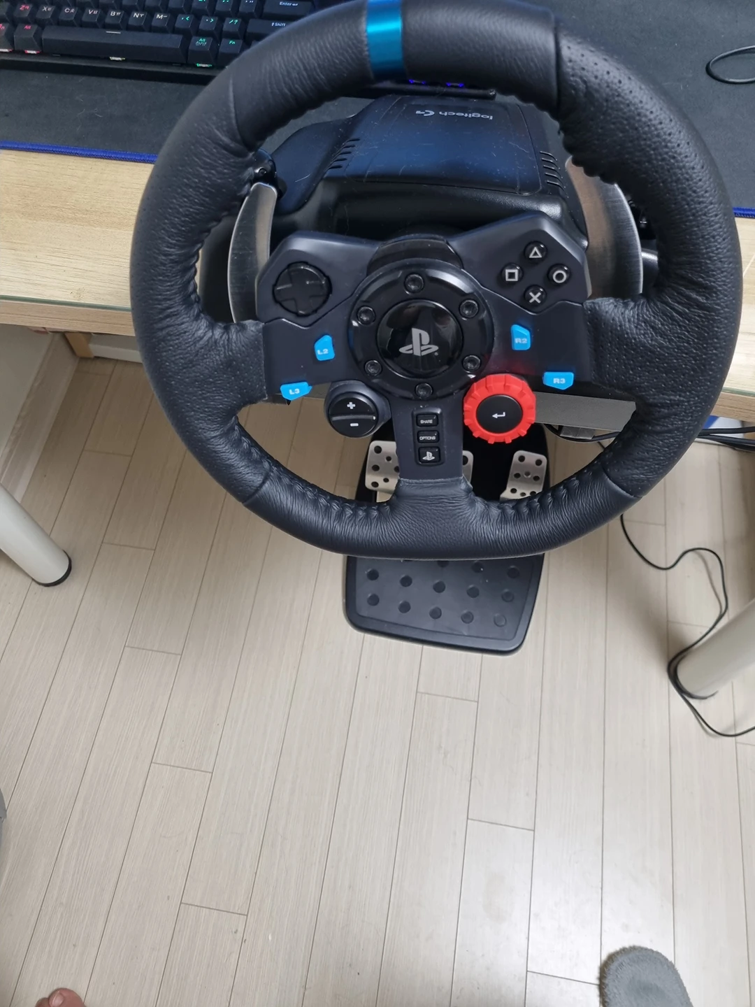 로지텍 g29 레이싱 휠 판매합니다 | 당근 중고거래