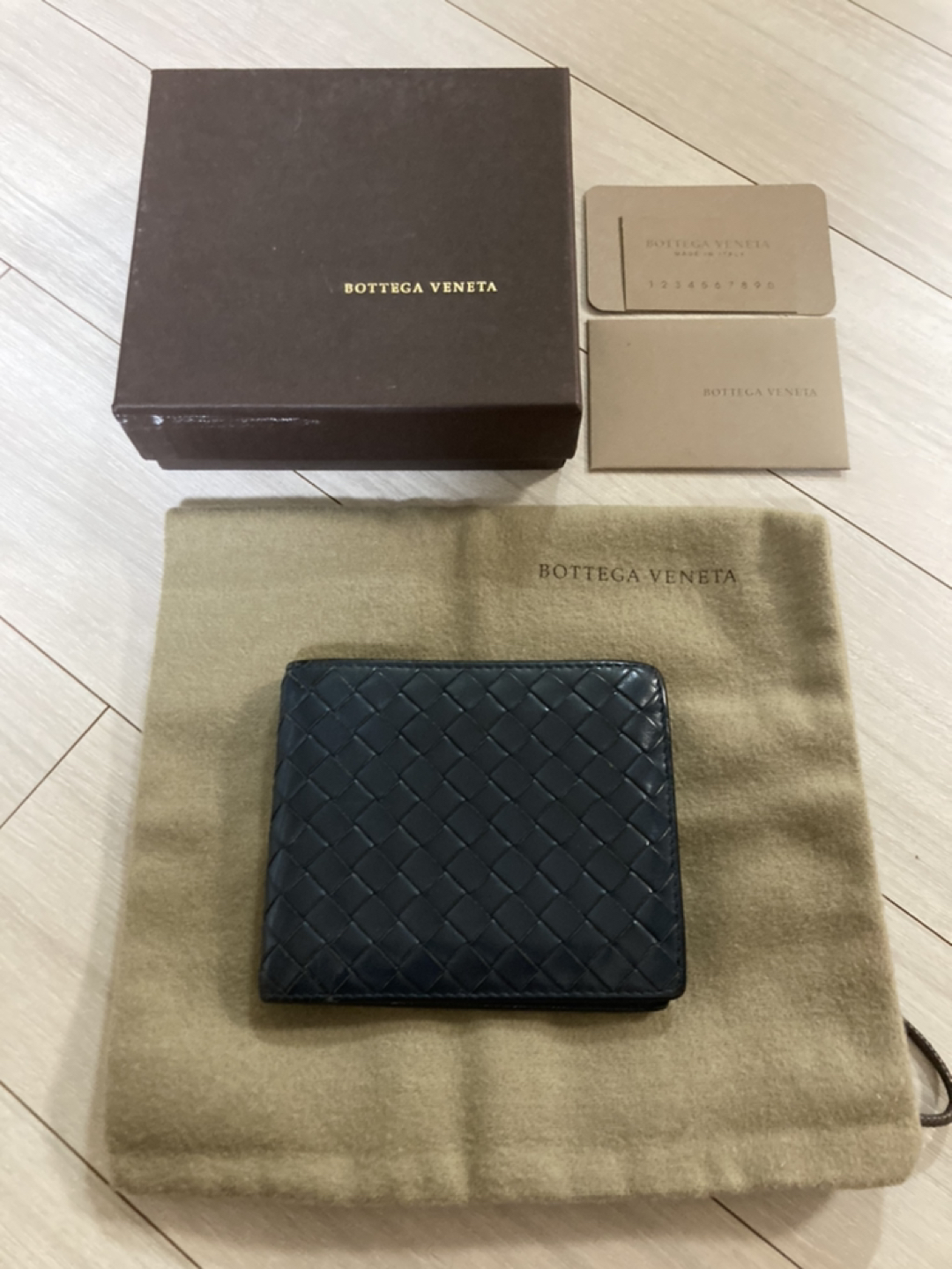 보테가베네타 남성 반지갑(네이비) | 당근 중고거래