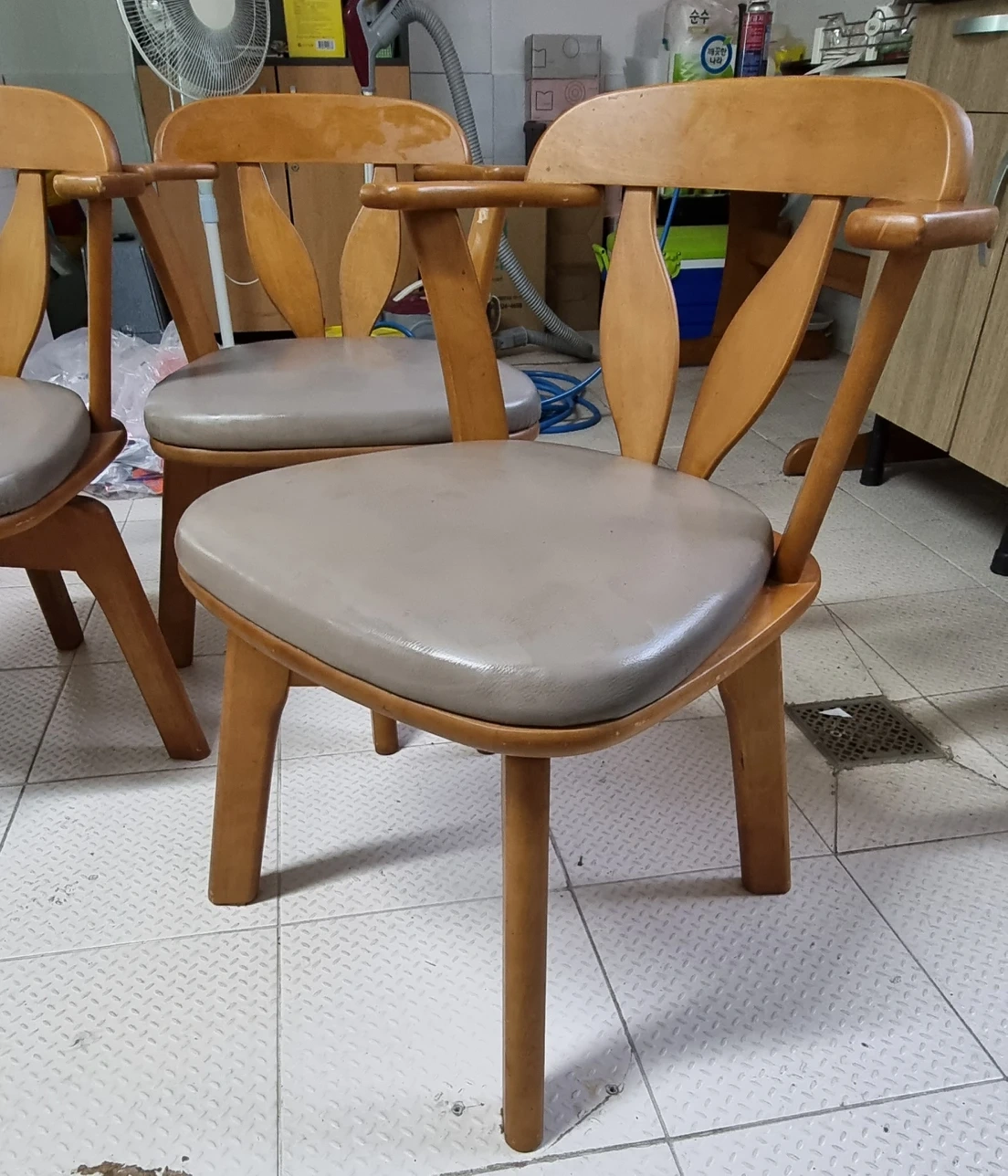 360도 회전 원목 식탁의자 당근 중고거래