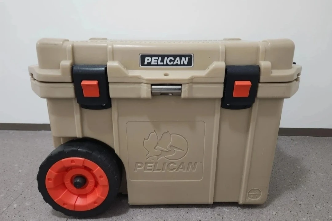 펠리칸 엘리트 쿨러 45qt 43L | 당근 중고거래