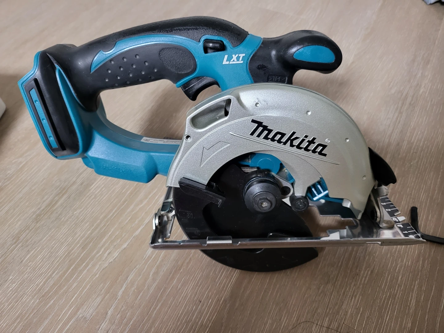 마끼다 원형톱 DSS501 1회... | 당근 중고거래