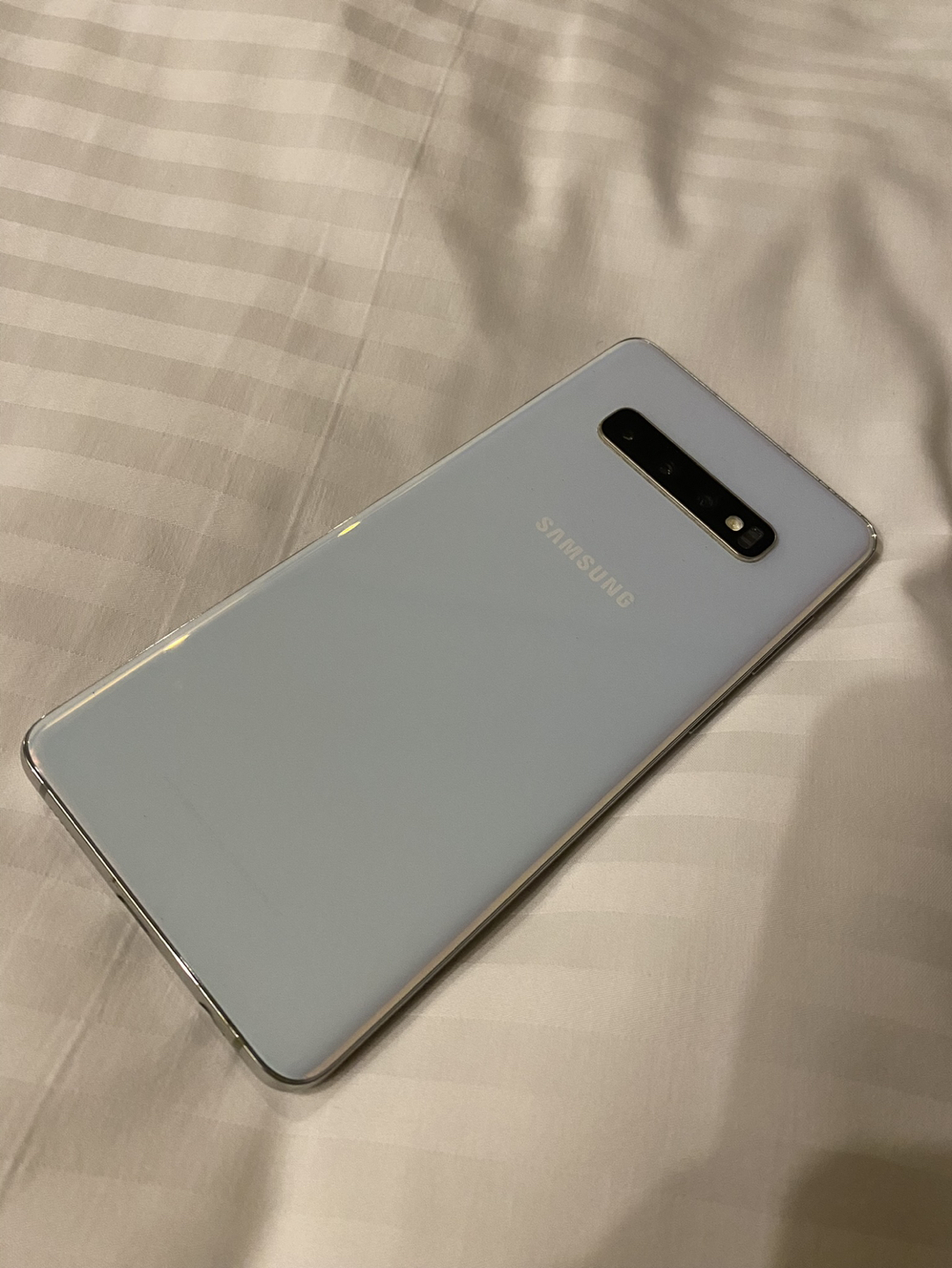 갤럭시 s10+ 128g 프리즘... | 당근 중고거래