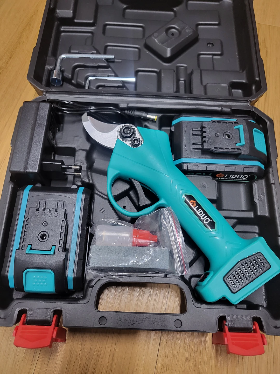 밧데리 26V 2개 전지가위 ... | 당근마켓 중고거래