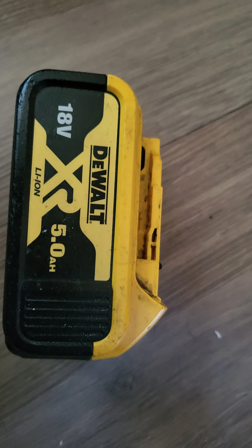 Dewalt 베터리 18v ... | 당근 중고거래