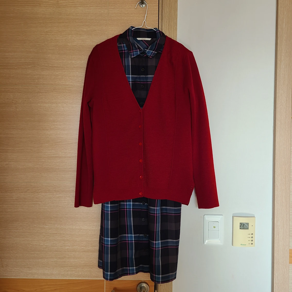 BCBG 원피스와 가디건 55~66 | 당근마켓 중고거래