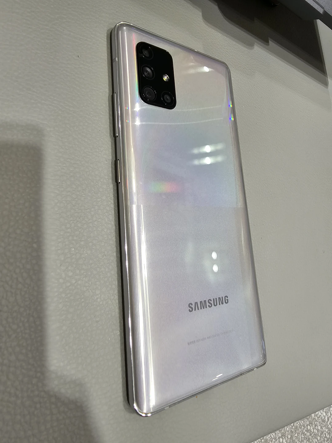 갤럭시 퀀텀 A716S 128기... | 당근 중고거래