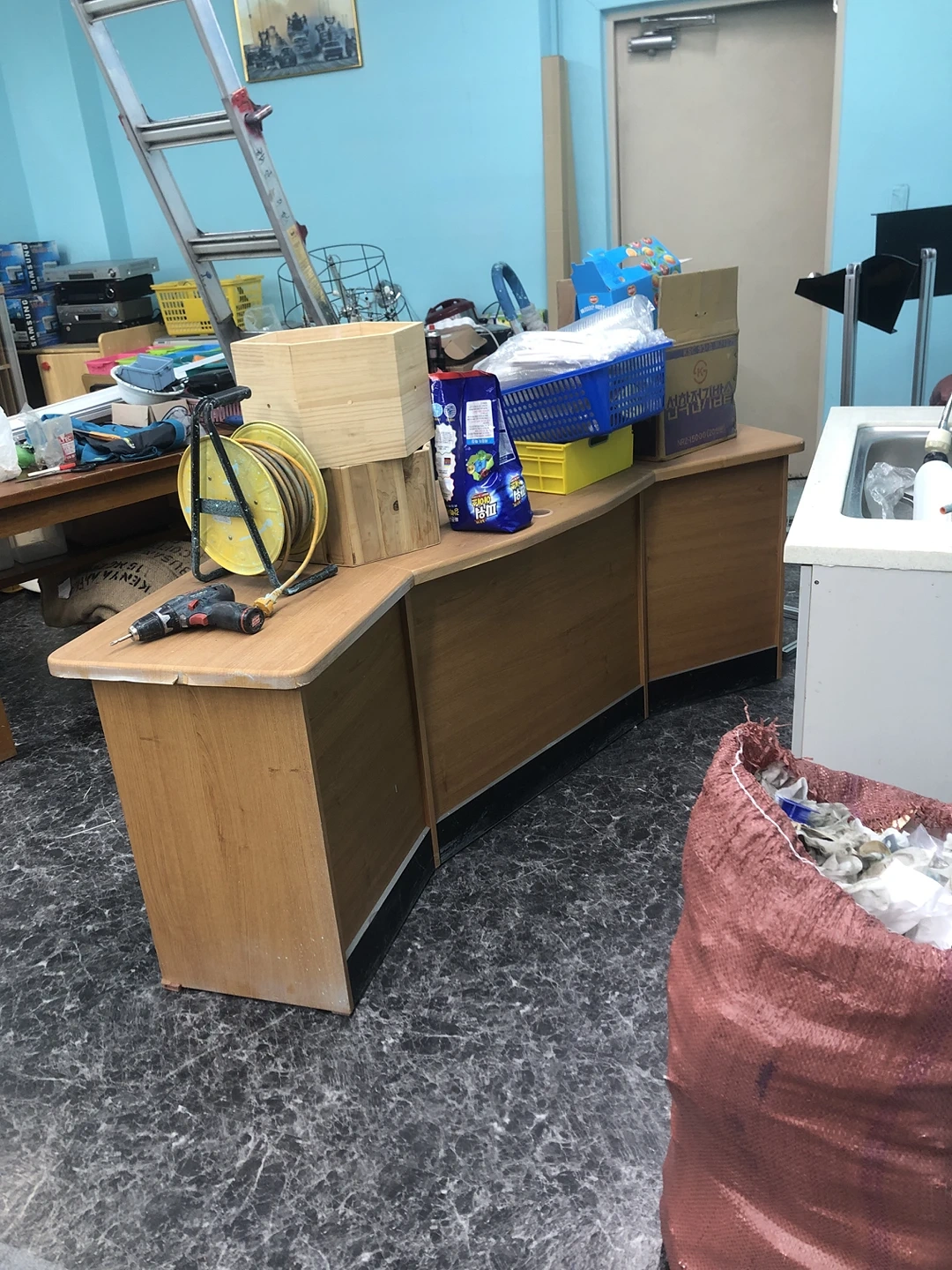 책상 드립니다 당근 중고거래