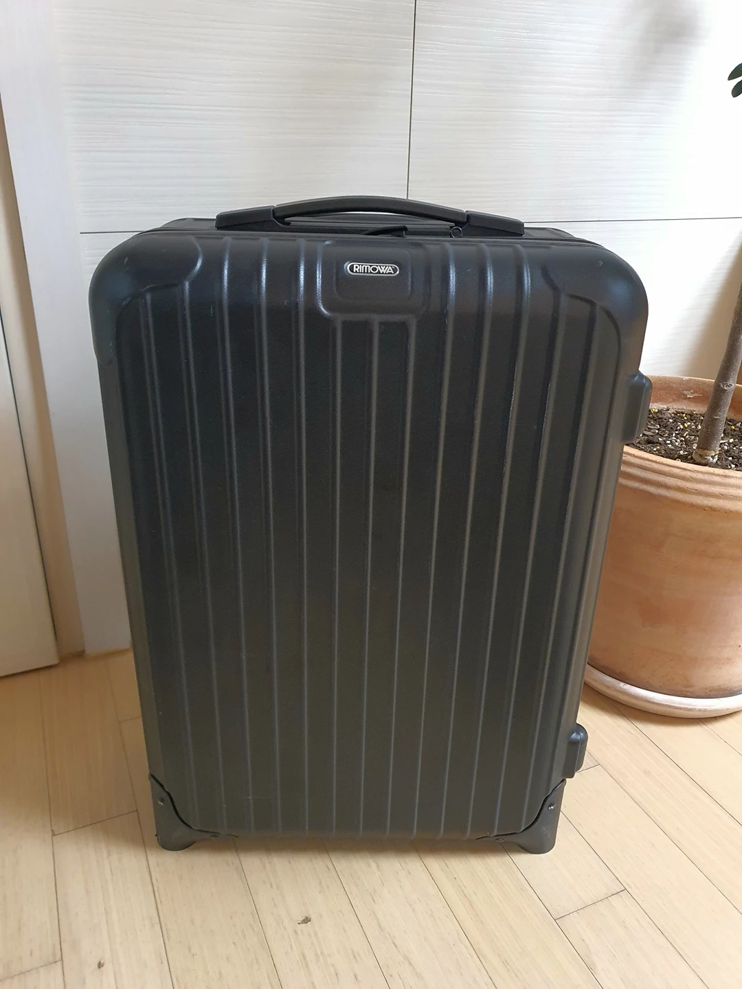 리모와 Rimowa 기내용 캐리어 당근 중고거래