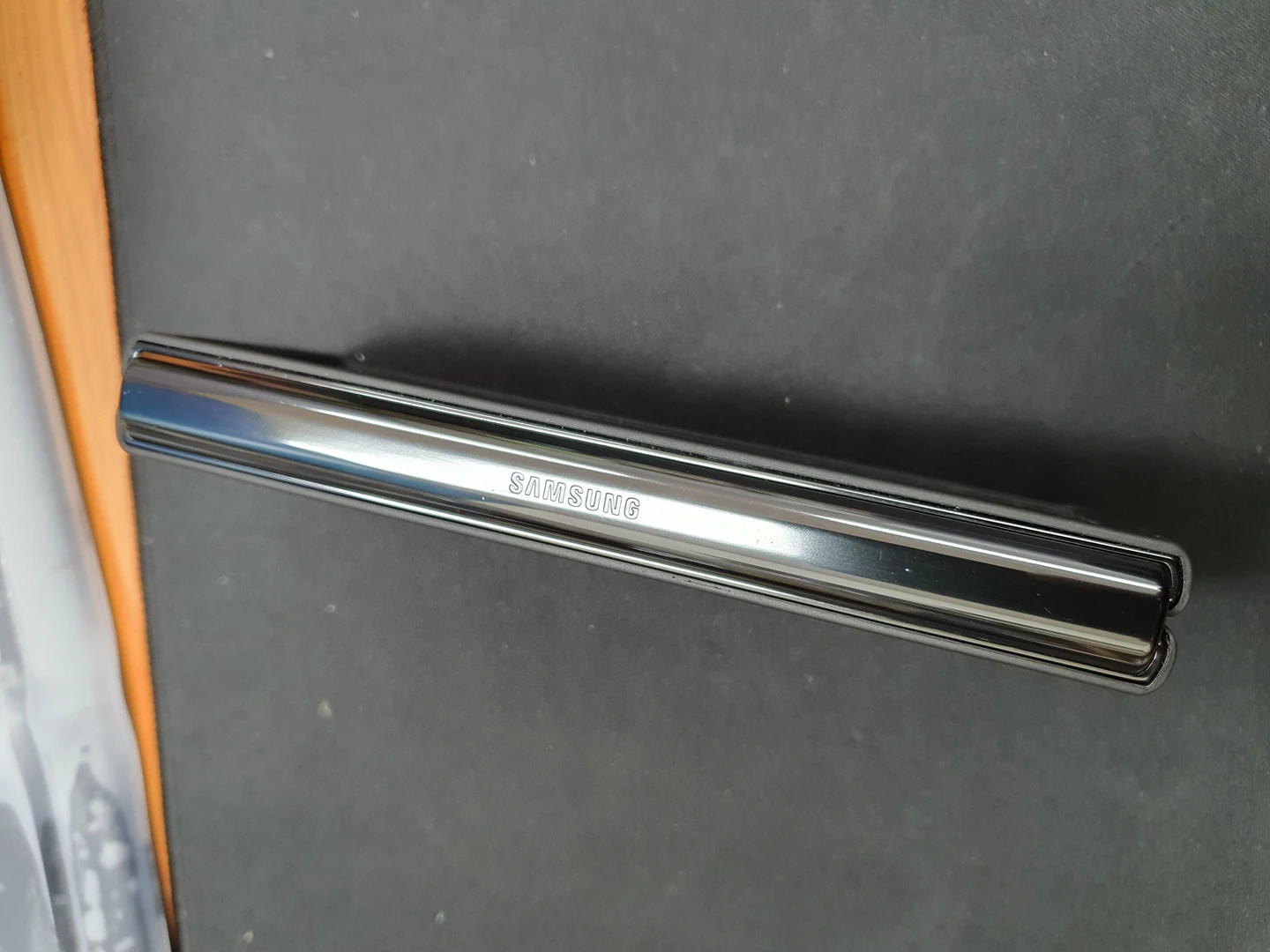 폴드2 SKT 모델 팝니다 | 당근 중고거래