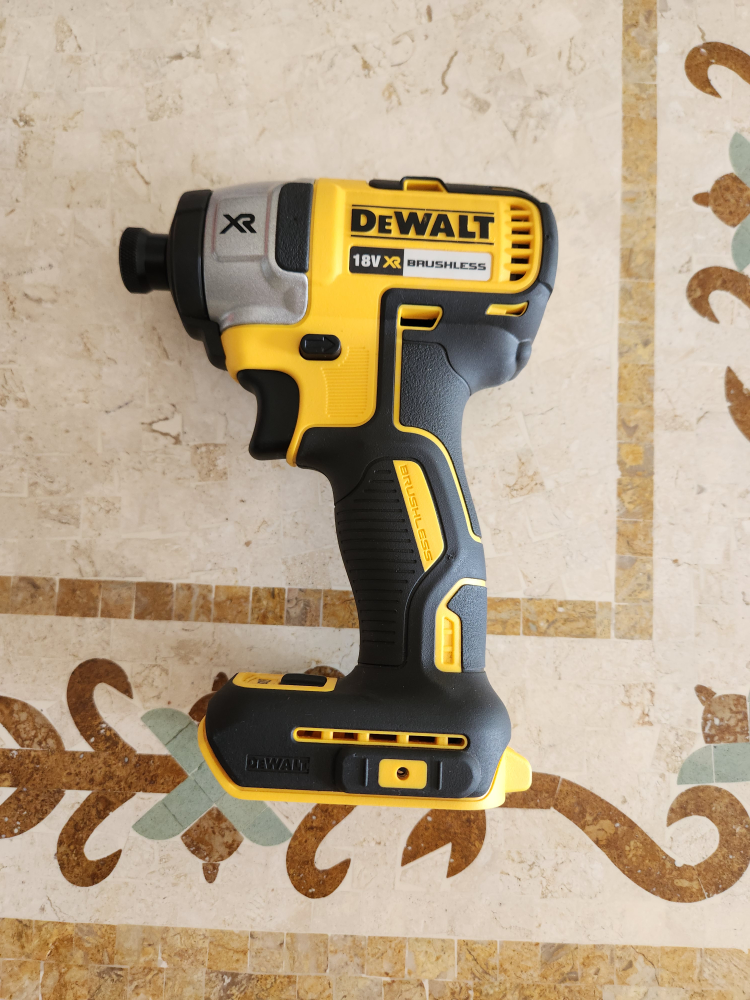 디월트 임팩트드릴DCF887 베어툴 | 당근마켓 중고거래