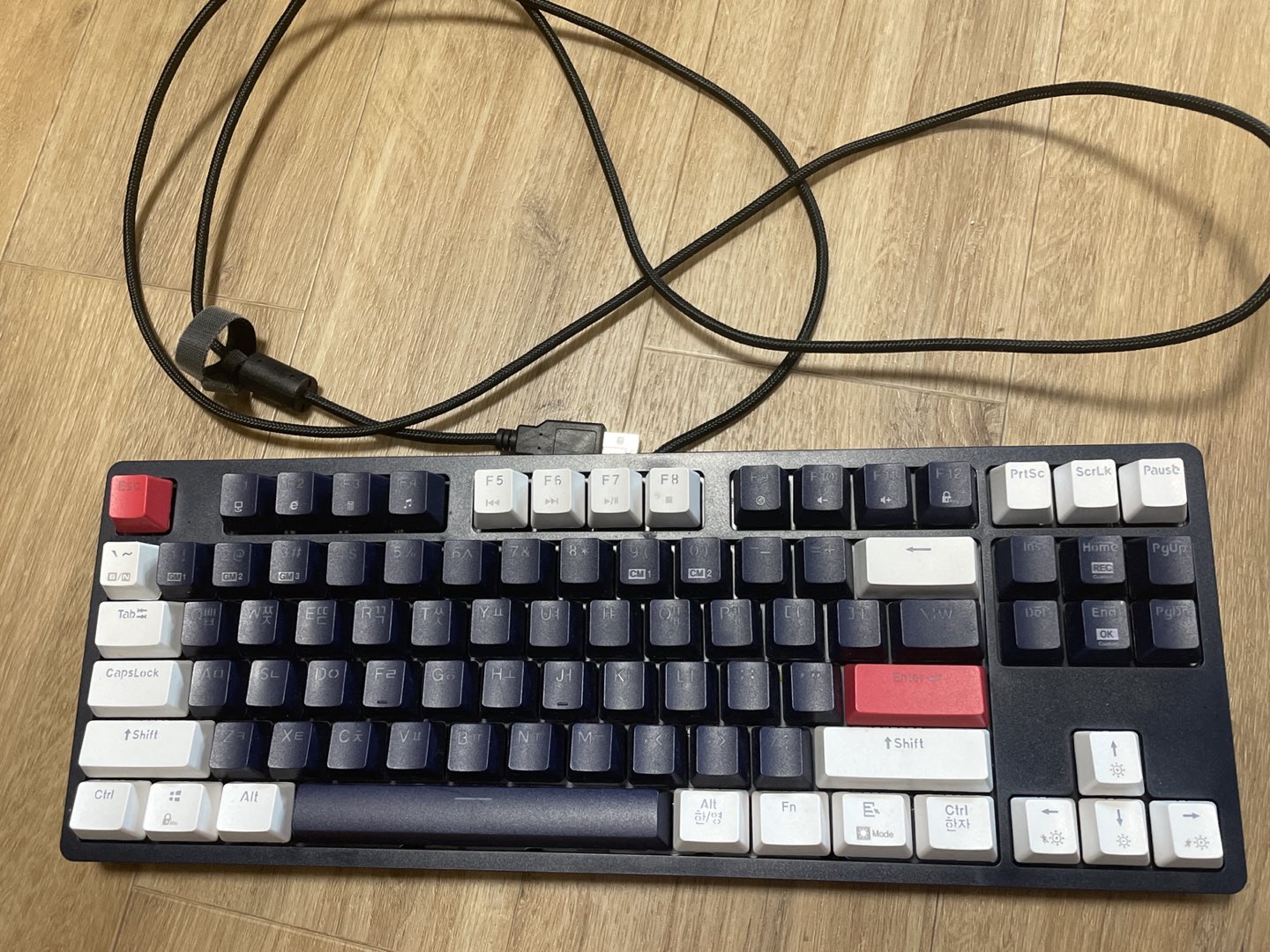 K611 게이밍 키보드 팔아요!! | 당근마켓 중고거래