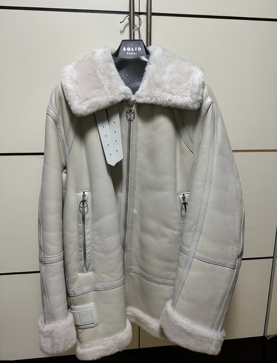 솔리드옴므 19fw 메인 100... | 당근 중고거래